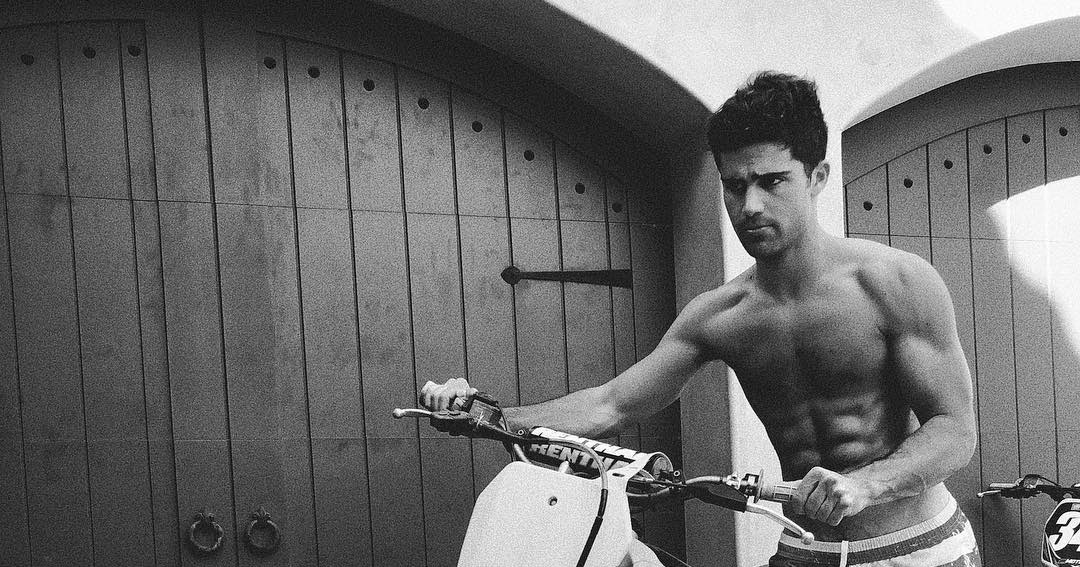 Alexis_Superfan's Shirtless Male Celebs: Max Ehrich shows off a new toy ...