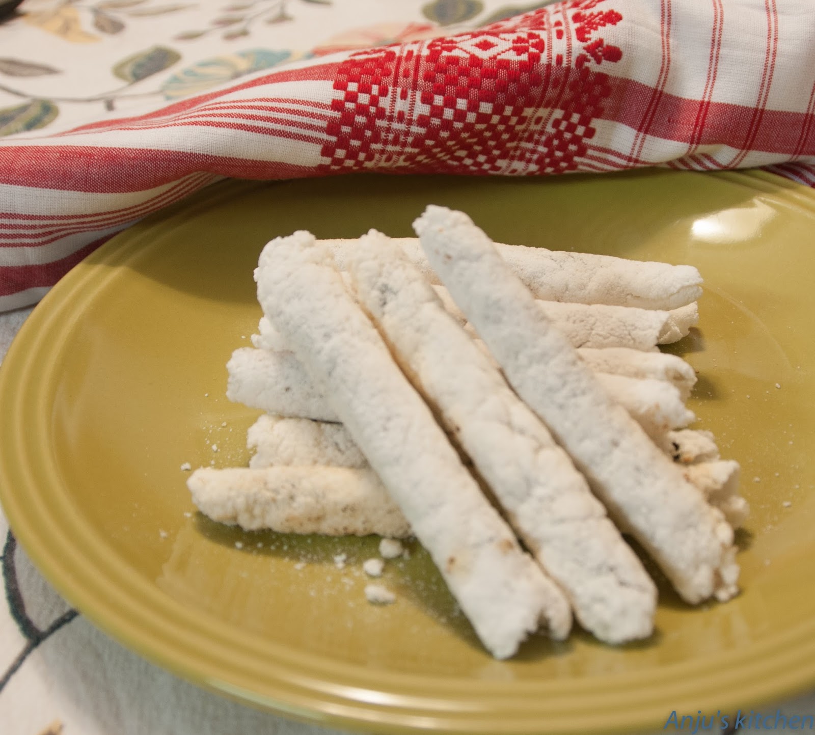 Experiments in my kitchen: Til Pitha / Narikol Pitha