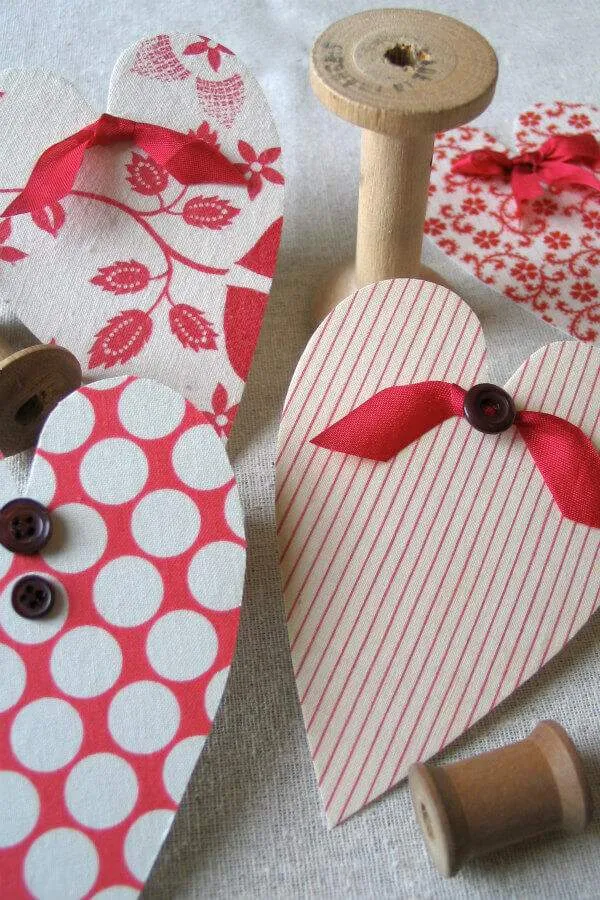 25+ Pretty Paper Crafts to Make for Valentine's Day
