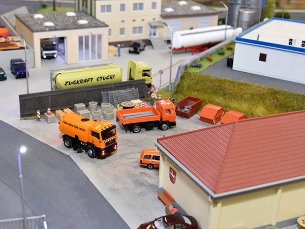 Zugkraft Stucki: Faller Car System Digital