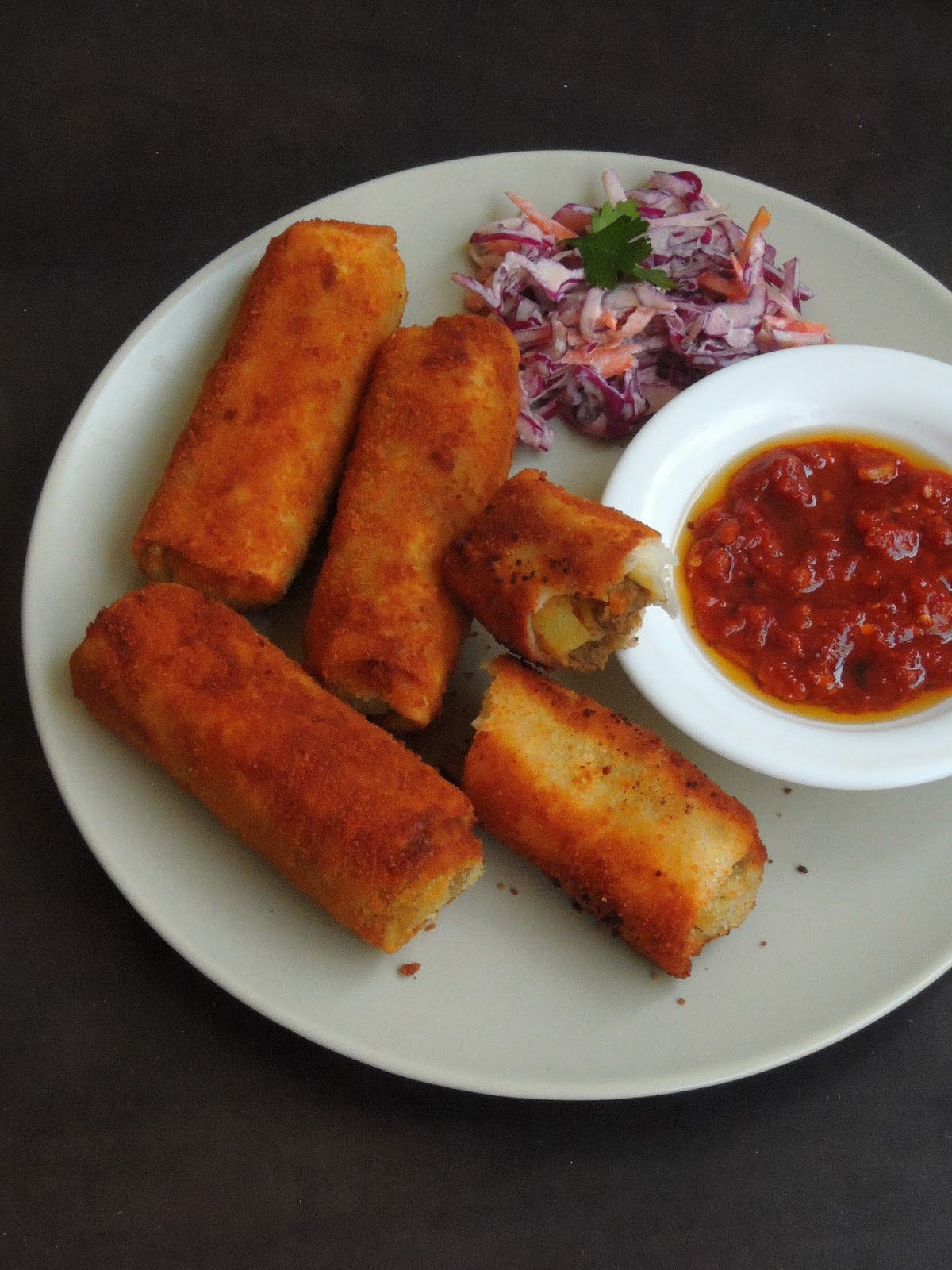 Priya's Versatile Recipes: Srilankan Minced Meat Rolls