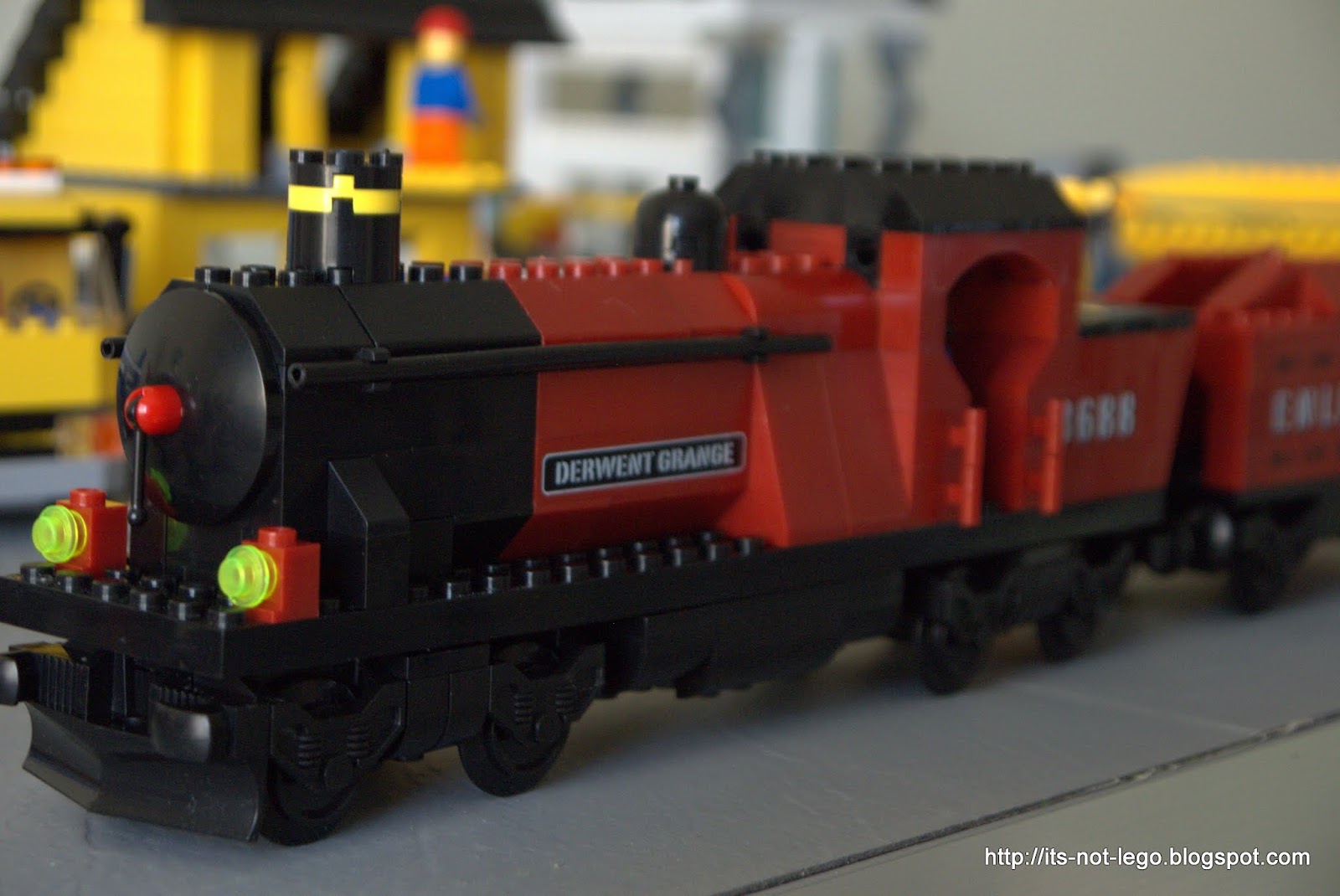 It's Not Lego: Enlighten 627 Not Lego Train Locomotive set review