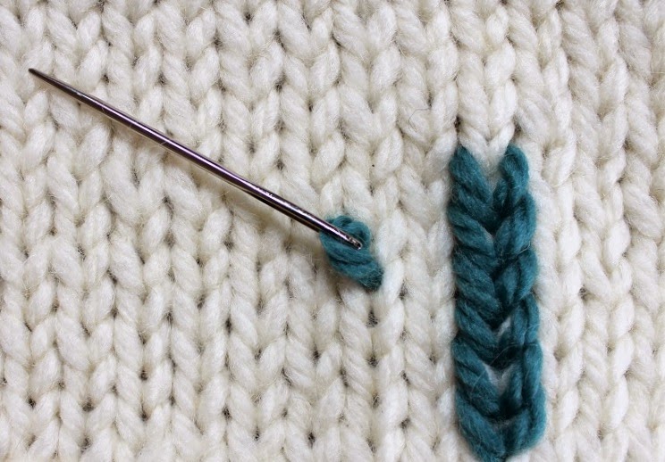 Moochka: Holly and Swiss darning