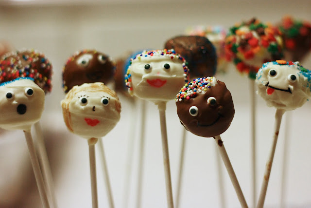 Morning Glories: cake pops --so fun, so cute, so yummy!