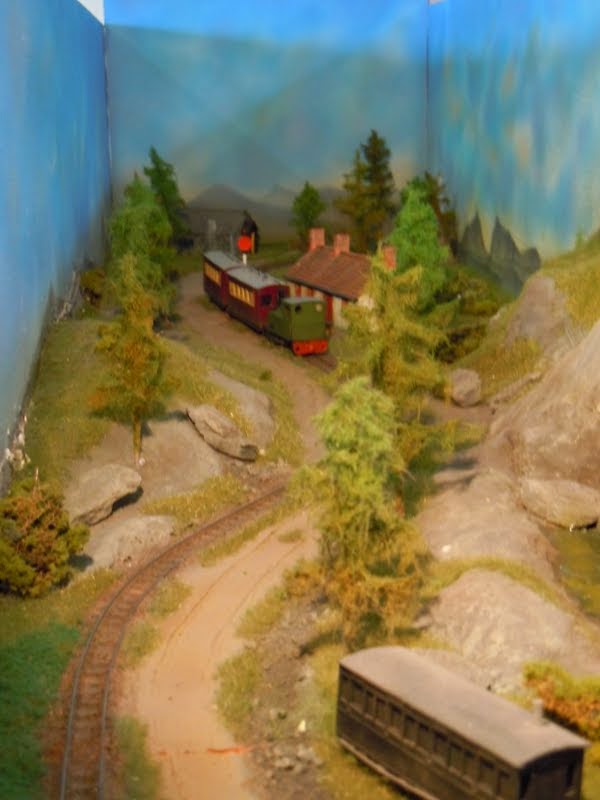 Michael's Model Railways: Scenic 009 Layouts at Narrow Gauge South