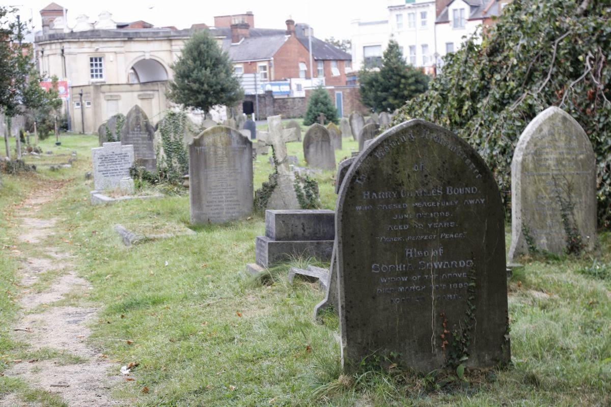 The Church Explorer: Reading Cemetery