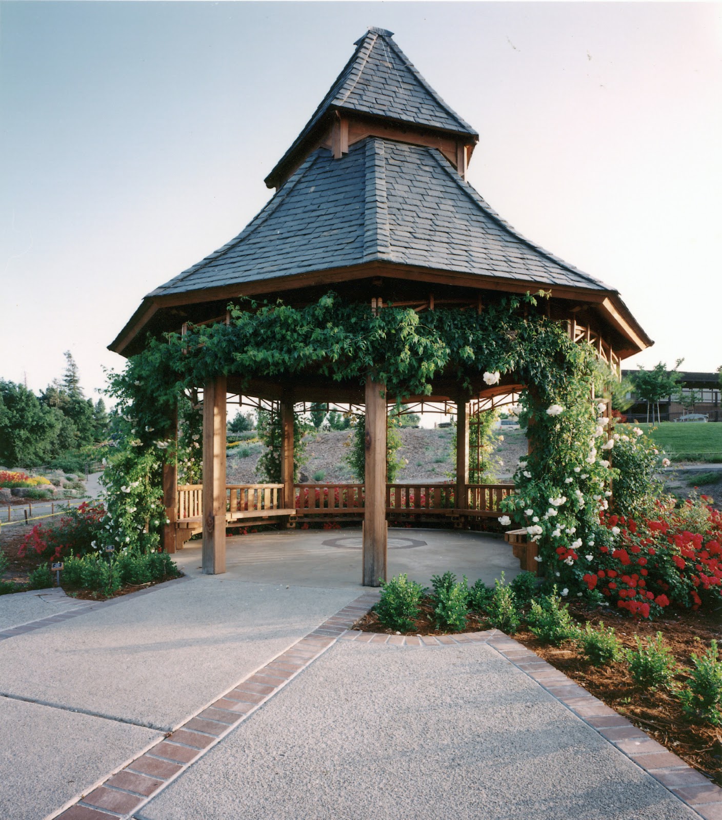 Kumaran Design: HEATHER FARMS GAZEBO