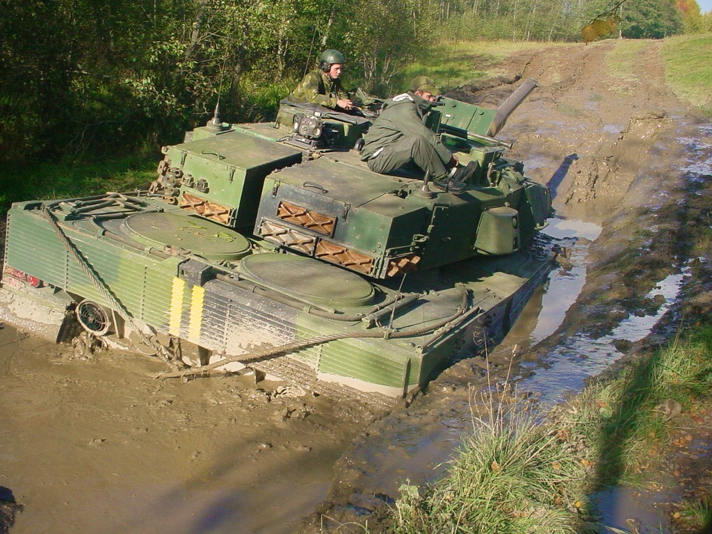 Blog Antona: Stridsvagn 122 (Leopard 2 A5)