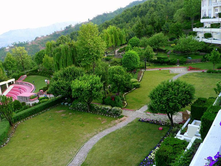 Murree ~ Famous Natural Beauty