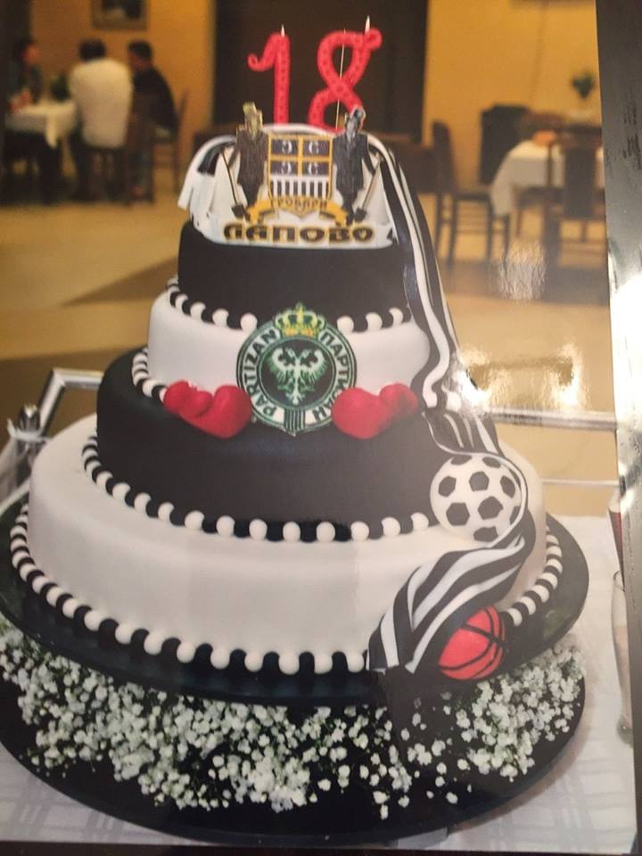 ZA PARTIZAN SVE - OD PARTIZANA NISTA: SLIKE: CRNO-BELE TORTE