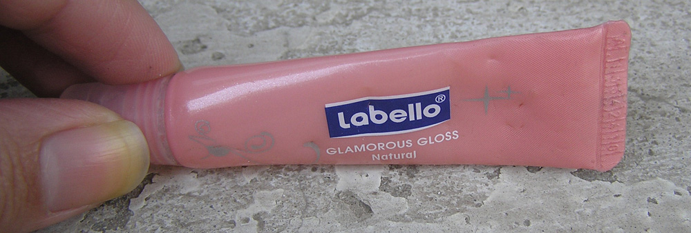 THE REVIEW :Labello-Glamorous Gloss Natural & Vitamin Shake Cranberry ...
