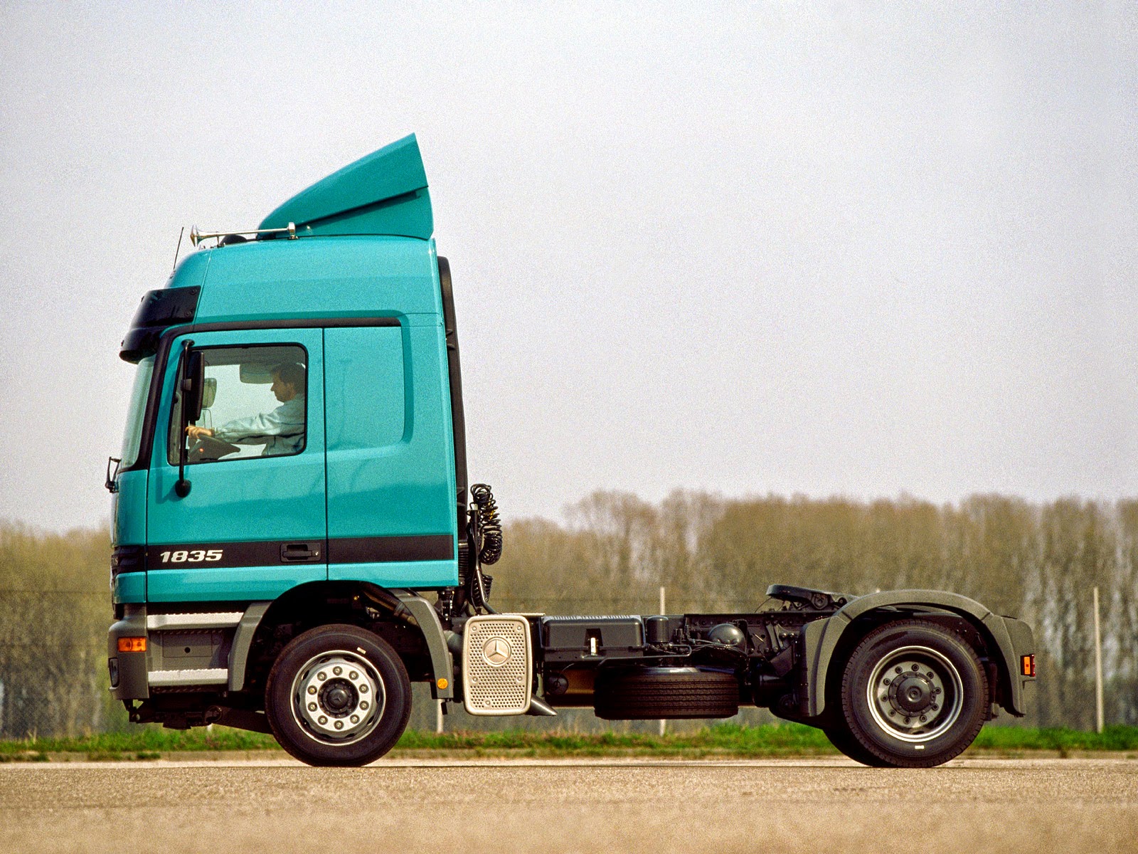 Mercedes-Benz Actros 1835 MP1 Lowliner |Mercedes-Benz Trucks