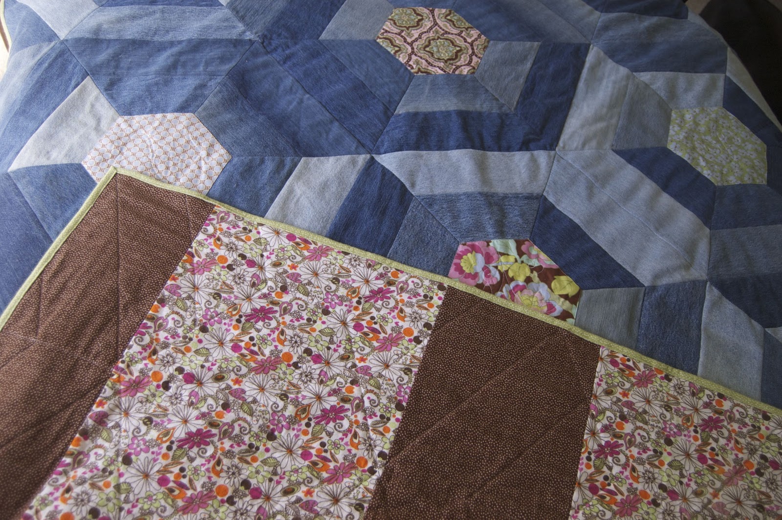 Spoons and Scissors: Sexy Hexy Lexi Quilt