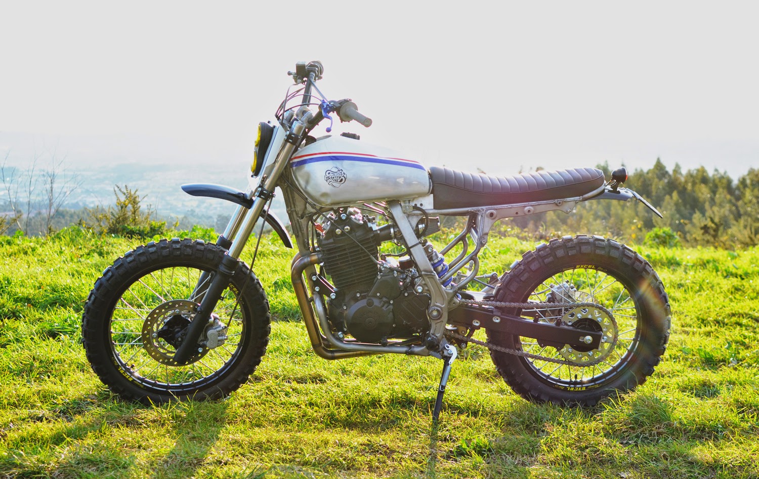 Trinta&Um NX 650 - RocketGarage - Cafe Racer Magazine