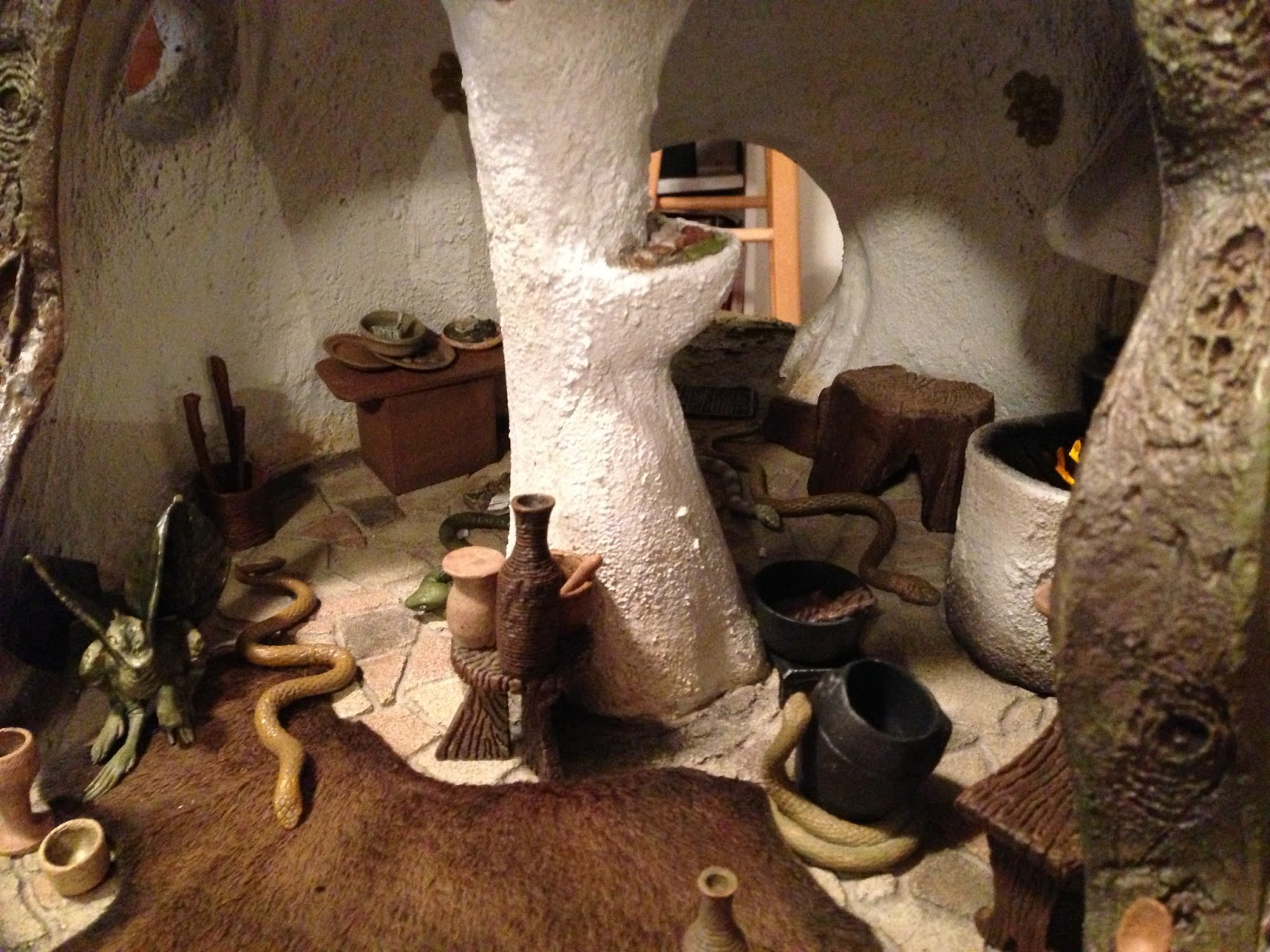 G.I. Jigsaw: Gentle Giant Yoda and Sideshow's Yoda Hut