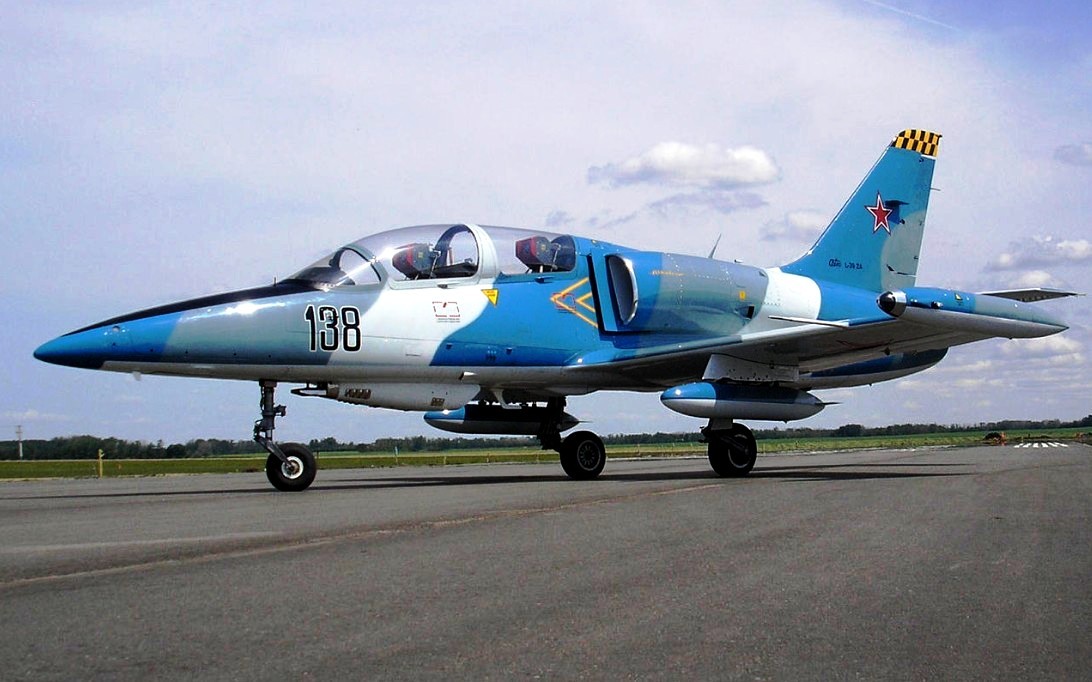 GAMBAR PESAWAT TERBANG: Jet latih Aero L-39 Albatros (Wallpaper 4)