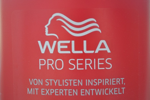 Judy Blog: Im Test: Wella PRO SERIES Shampoo und Spülung moisture
