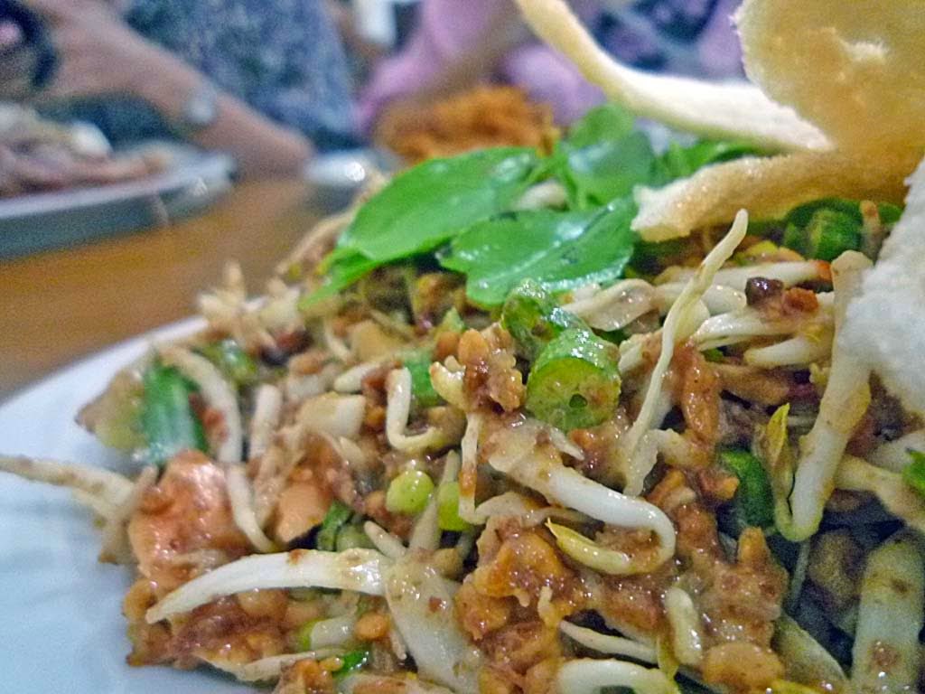 Sedap Sedap Sedap: Resep Untuk Membuat Karedok yang Enak dan Pedas