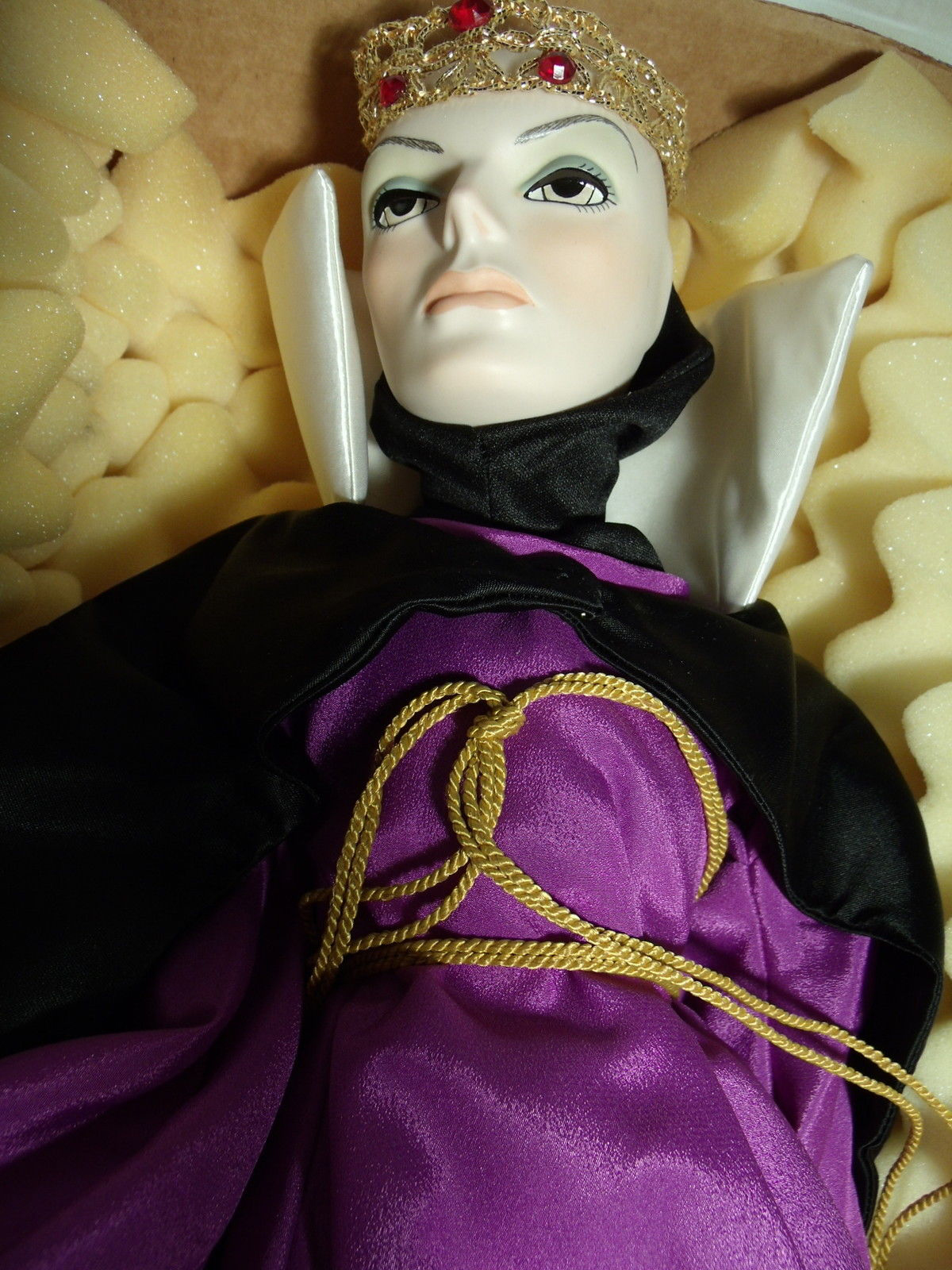 Filmic Light - Snow White Archive: Jerri McCloud 1983 Snow White ...