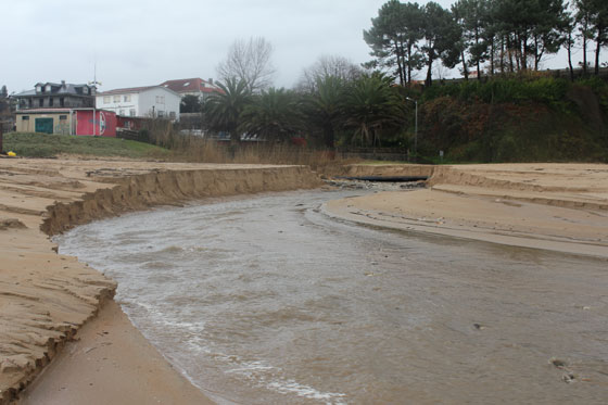 El temporal en la playa de Perbes