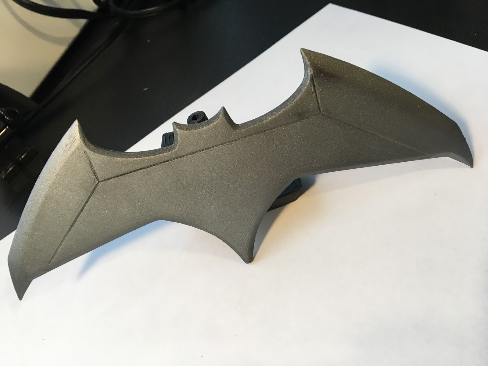 nerdy views: 3D Printed Justice League Batarang