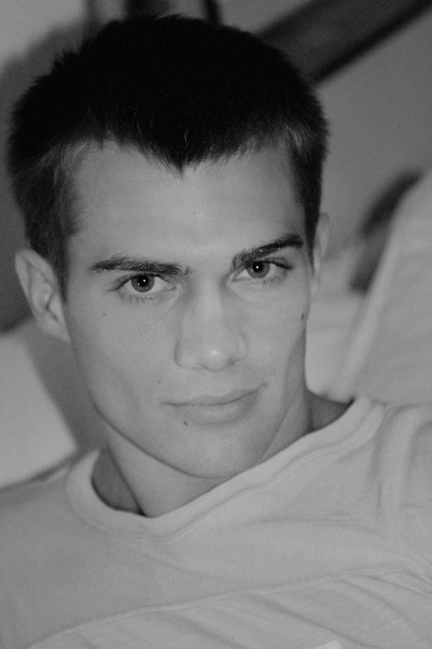 L'Homme du Jour: SETH KUHLMANN