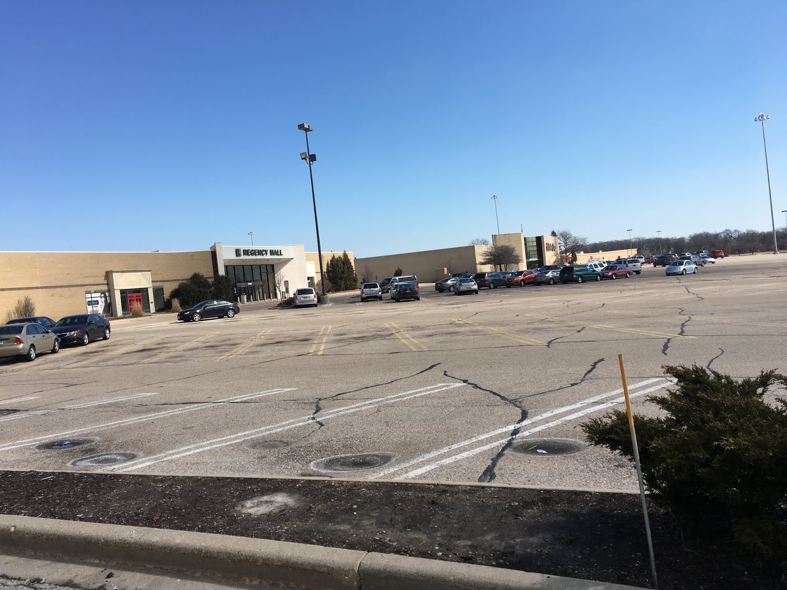 Midwest Retail: Regency Mall, Racine Wisconsin