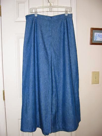 Western Wares and Woodburnings: Modest Split Riding Skirt