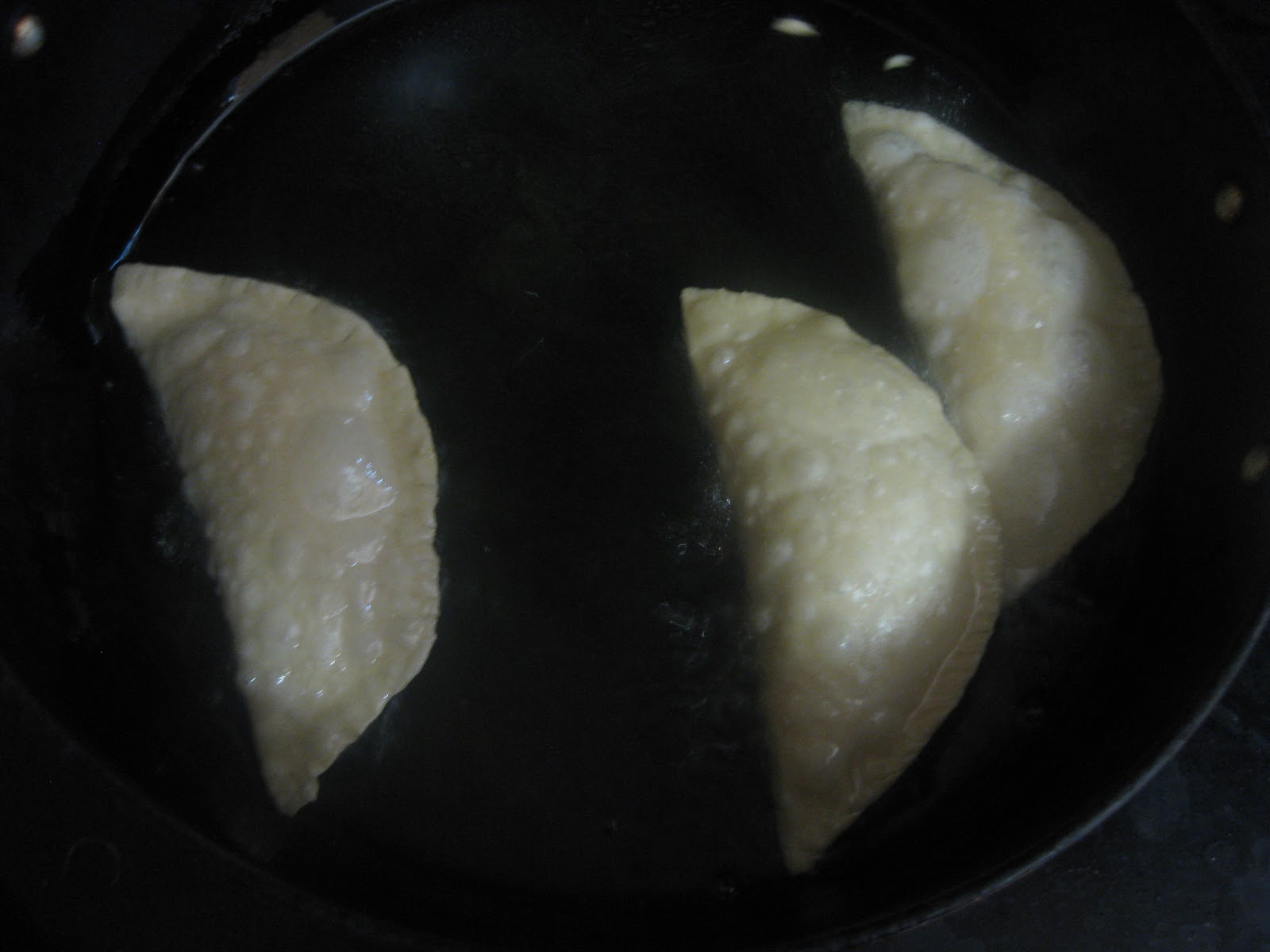 Karanji/Kajjikayalu/Karchikai/Sweet Somas ~ Nalini'sKitchen