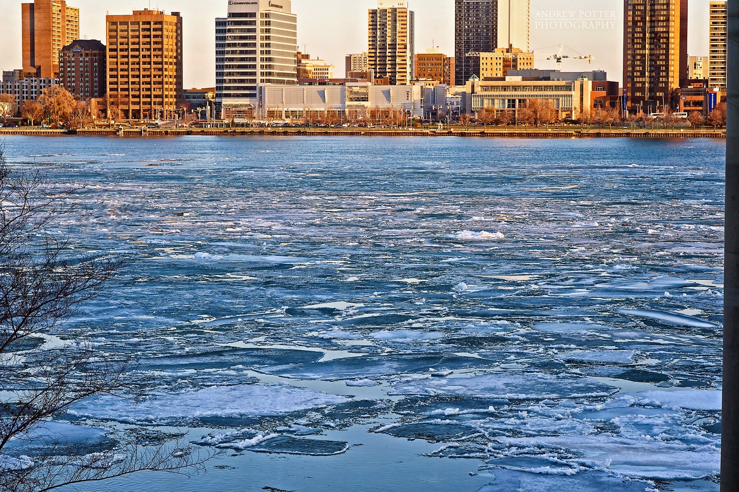 Andrew Potter Photo Blog: Detroit River Melting