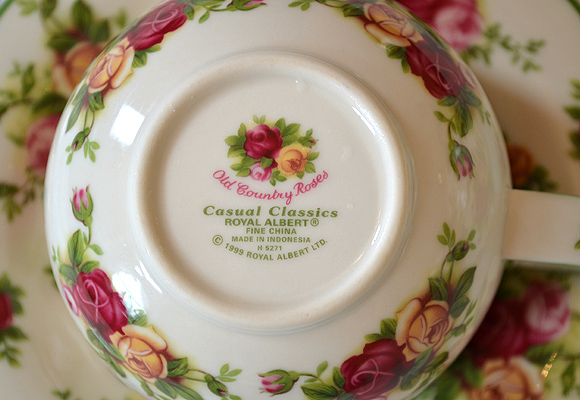 Artful Affirmations: Tea Cup Tuesday-Old Country Roses