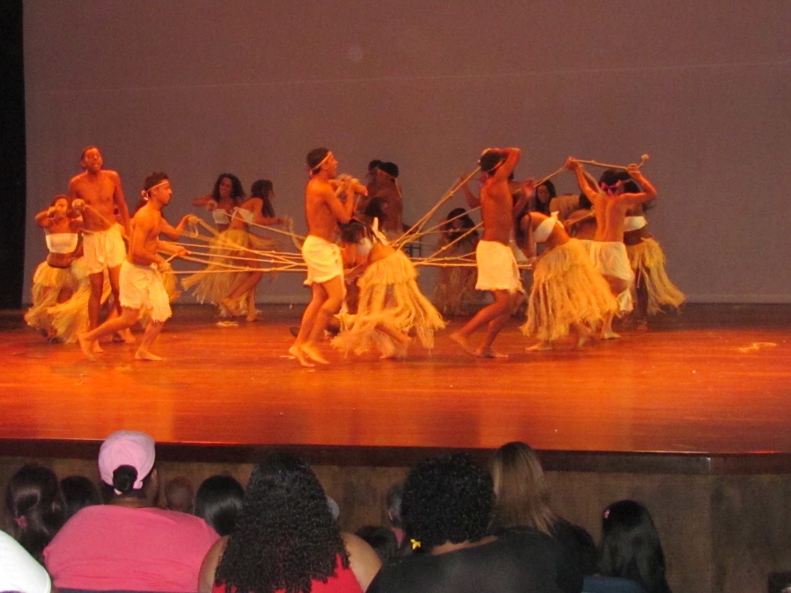 LICEO BOLIVARIANO JULIO BUSTAMANTE: VIII Festival de danzas y bailes ...