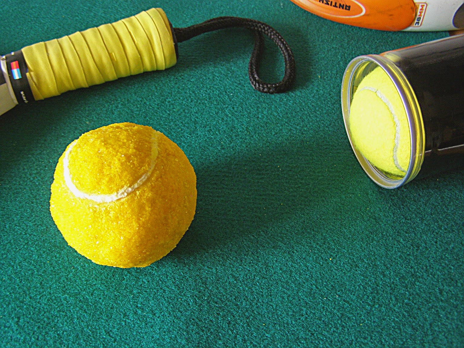 El postre lo pongo yo: BIZCOCHO PELOTA DE PADEL