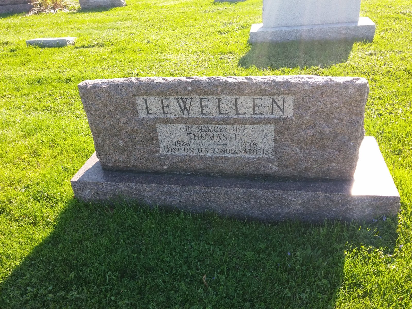 Travels of a Hobgoblin Taphophile: Thomas Lewellen (Word War 2) - Union ...