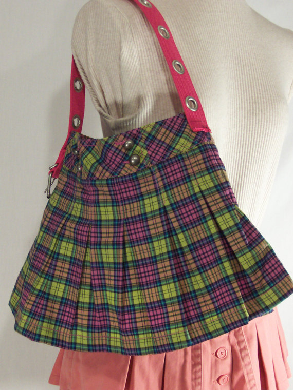 Upcycled Stuff: Featured Artist: Bea Unique Designs and a Giveaway!