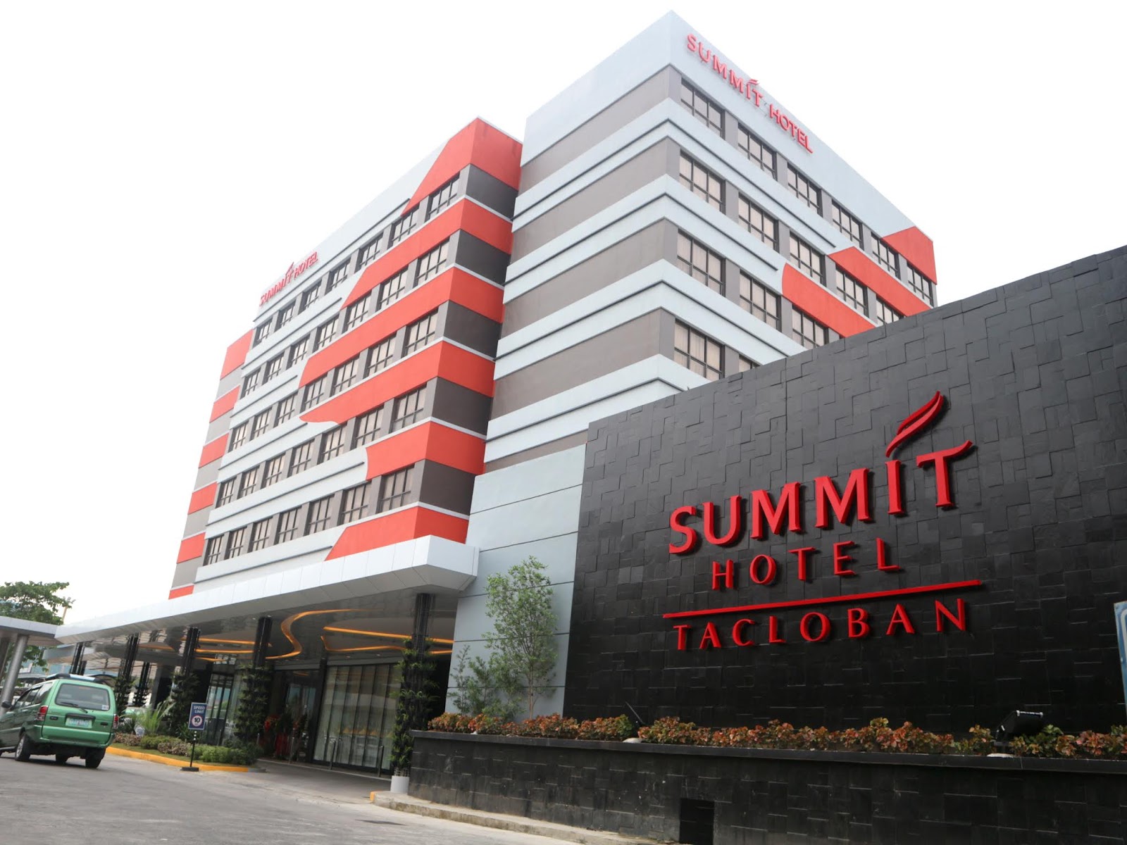 #The5thIsHere: Summit Hotel opens in Tacloban | Randomly Candid