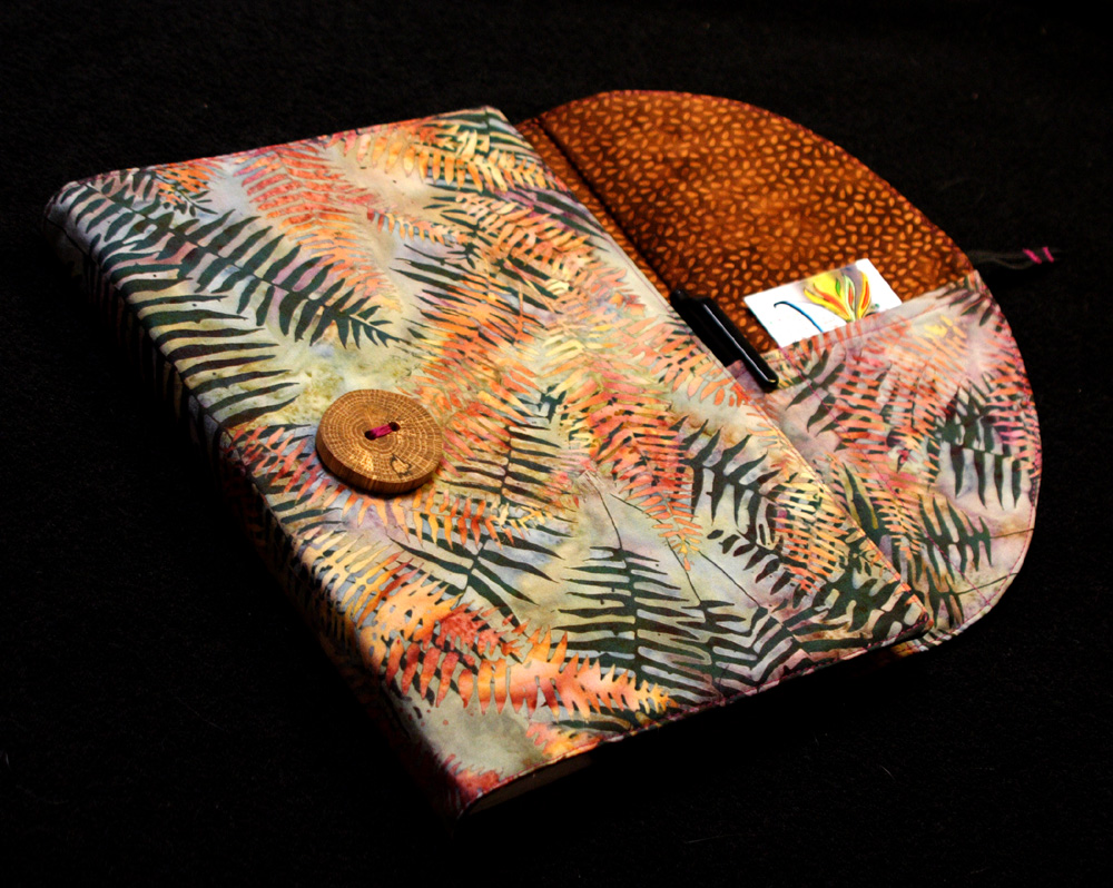 Research and Resource-Julia Ivanszky: Interactive handmade books and crafts