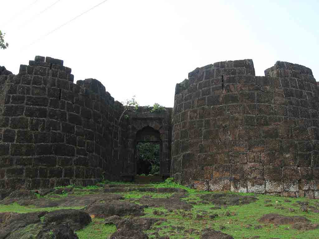 Mandangad Fort