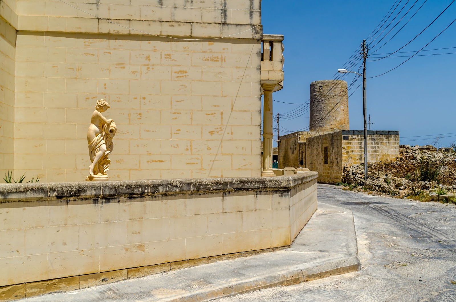 The Wayward Wanderer: Malta - Day 8: The Windmills Walk in Żurrieq