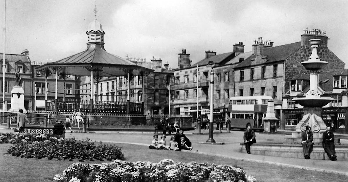 Tour Scotland: Old Travel Blog Photograph Houston Square Johnstone Scotland