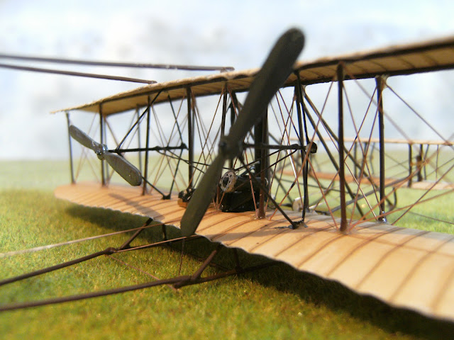 Happyscale-Modellbau: Wright Flyer - papermodel ( and wire ) 1:72