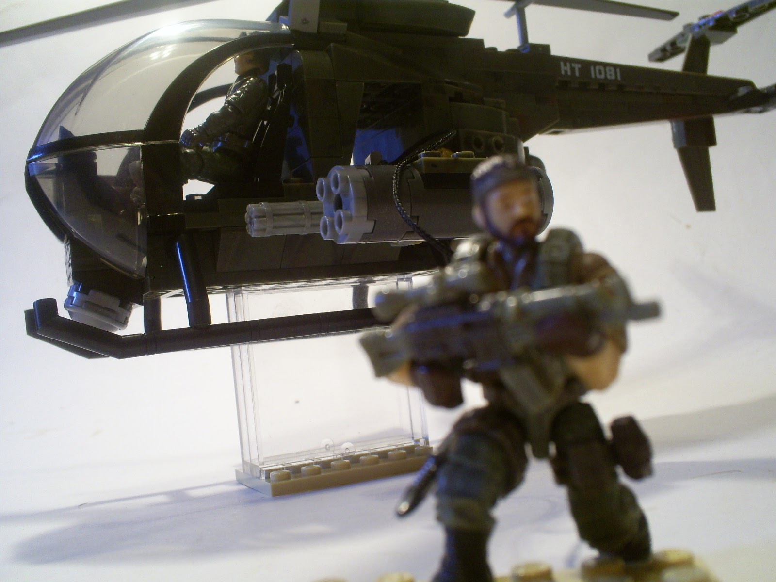 That Figures: REVIEW: Mega Bloks Call of Duty Chopper Strike