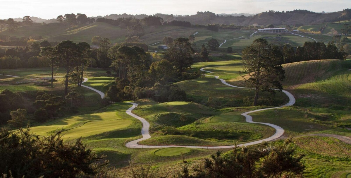 PENINSULA GOLF CLUB..... MOVE TO WAINUI: An Elephant In The Room?