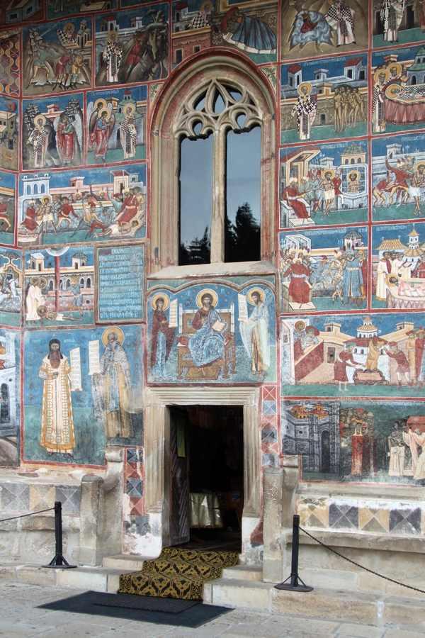 Try-out: The Voronet monastery