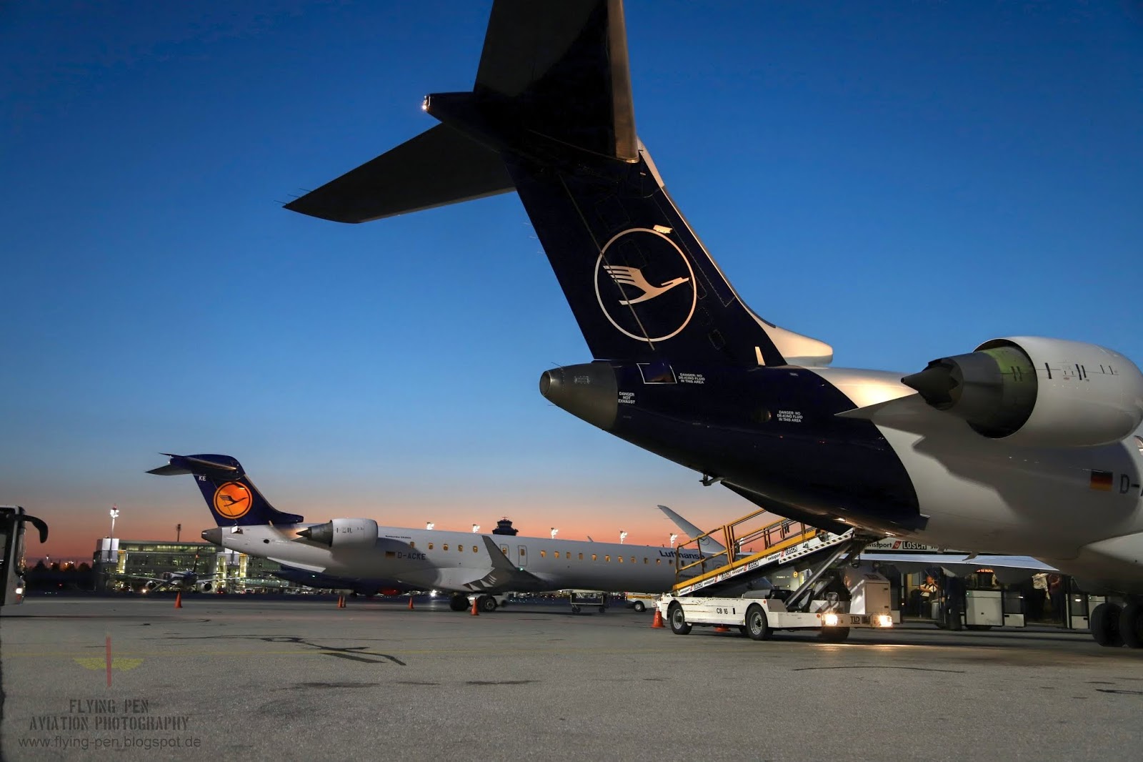 Flying Pen - Aviation Photography