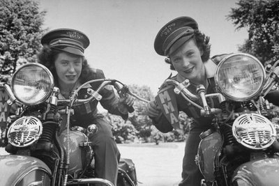 Triple Thread: Vintage Threads: Babes on Bikes