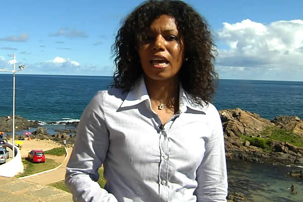 A mulher sabia edifica o seu lar: Mulheres de Deus: Debora Brasil