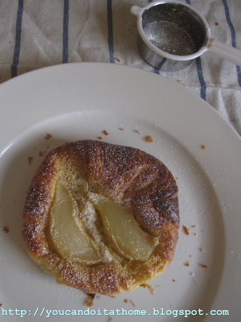 You can do it... at home!: Pear Danish - fruits for breakfast, check!