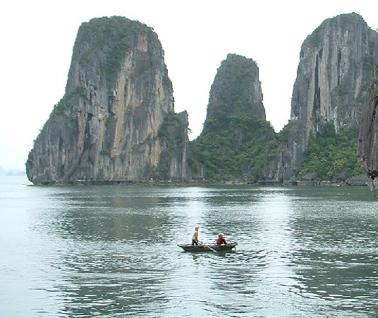 Îlot Ba Trai Dao ~ Baie Halong | Halong Vietnam