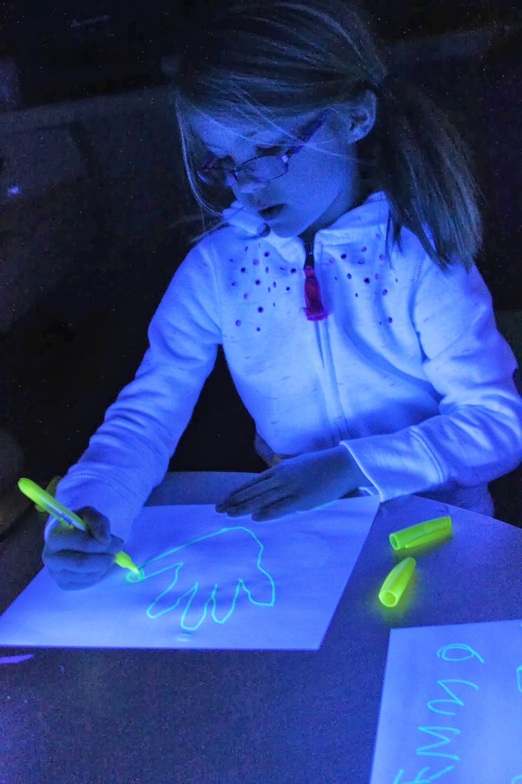 Miss Jessica's Kindergarten: Glow in the Dark Writing!